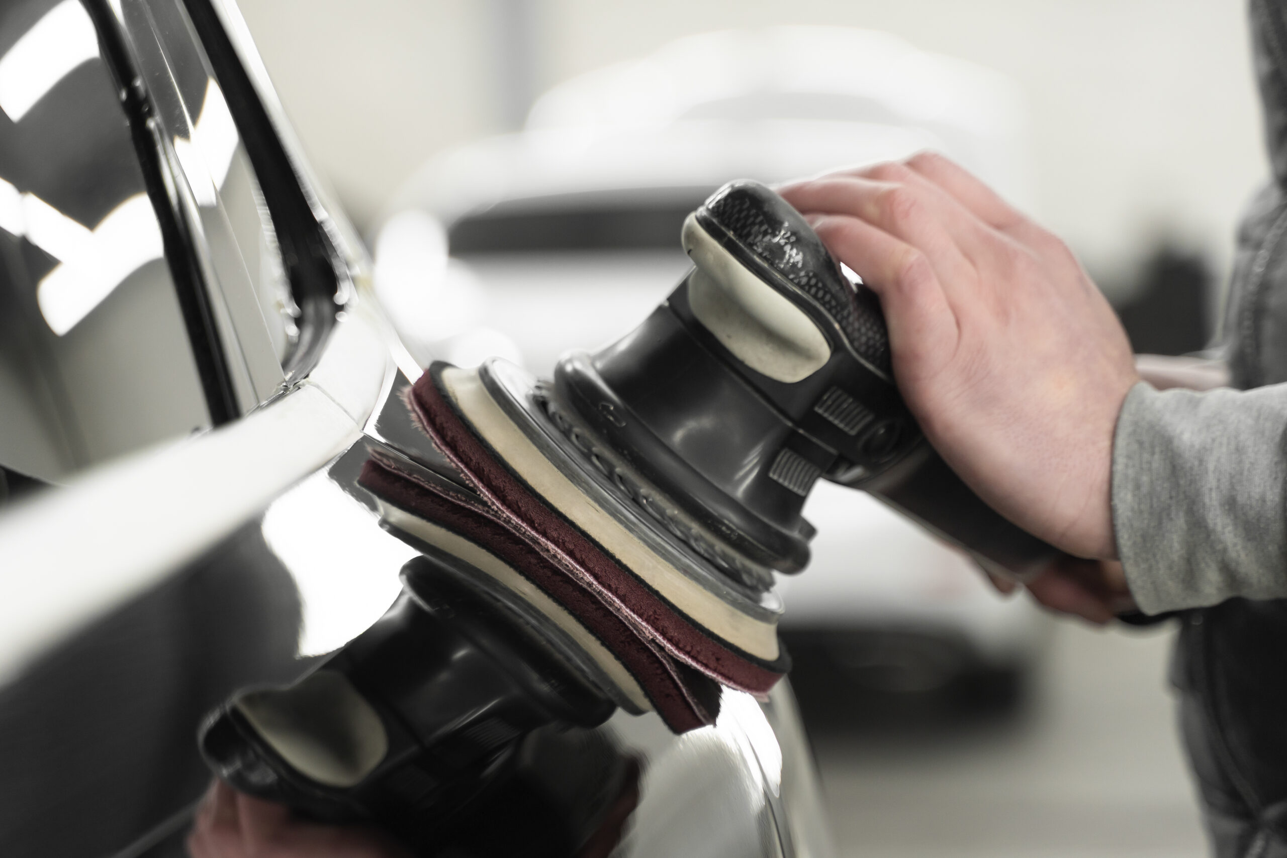 Auto laten polijsten in Tilburg | ID Carcleaning